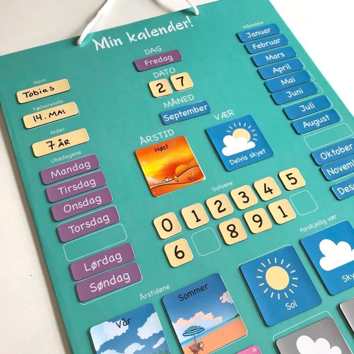 Veggkalender - Barnet lærer ukedager, måneder, årstider - Sjarmtroll.no